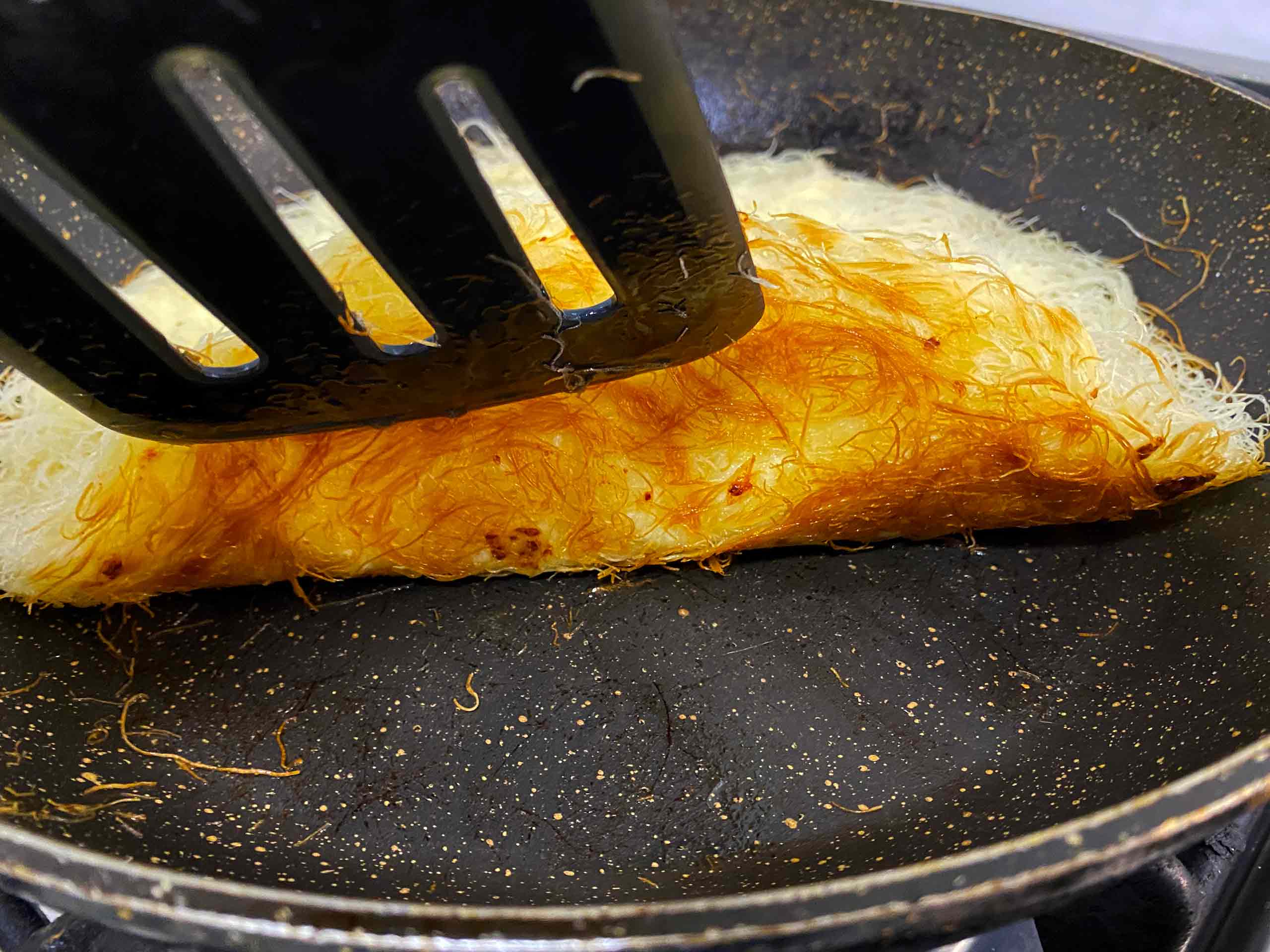 Traditional Kanafeh Recipe - Amazing dessert from the Middle East ...